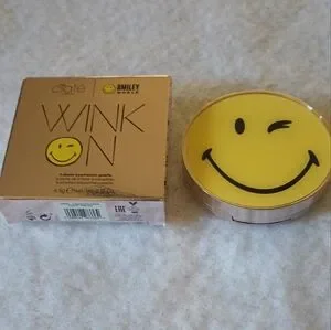 Wink On | Makeup | Wink Eyeshadow Smile Face Compact | Poshmark